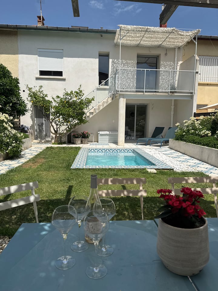 Maison Piscine. Parking Gratuit à Nîmes.3ch/6per - Nîmes