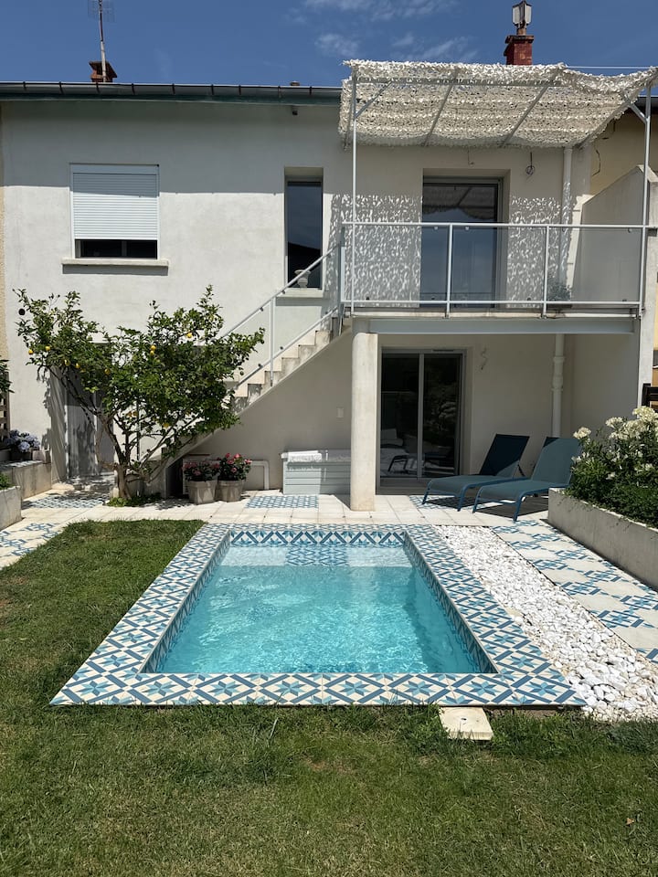 Maison Piscine. Parking Gratuit à Nîmes.3ch/6per - Nîmes