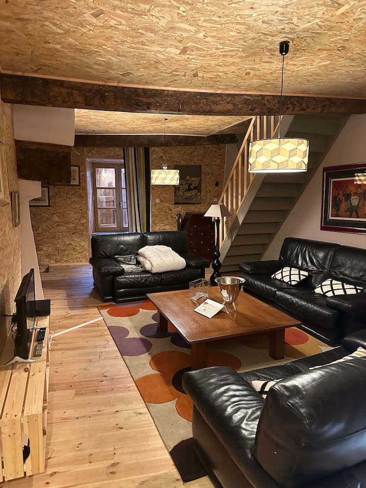 Maison De Pierre Du Xl Siècle - Massiac