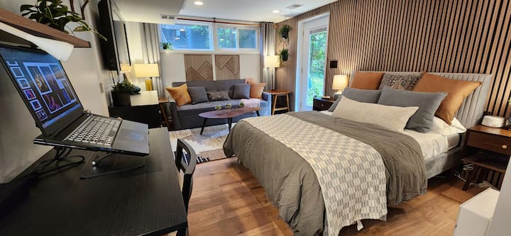 Walkout Basement Studio - Close To Red Line Metro - Rockville, MD
