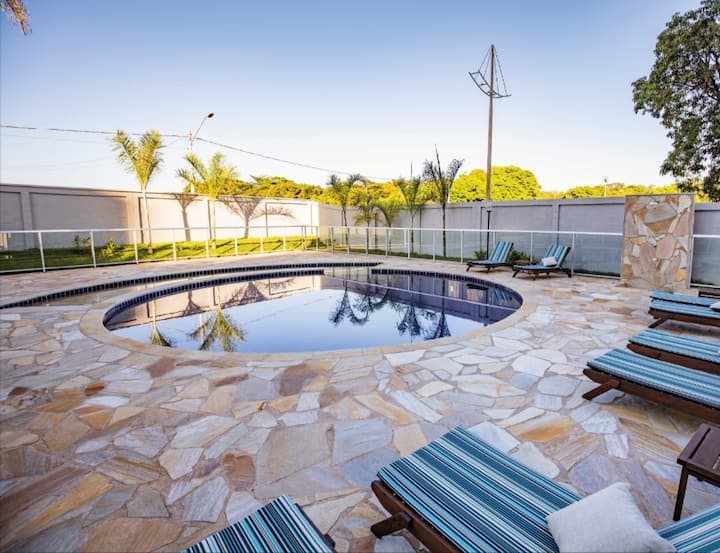 Apartamento Em Condomínio Completo E Aconchegante - Barretos, SP, Brasil