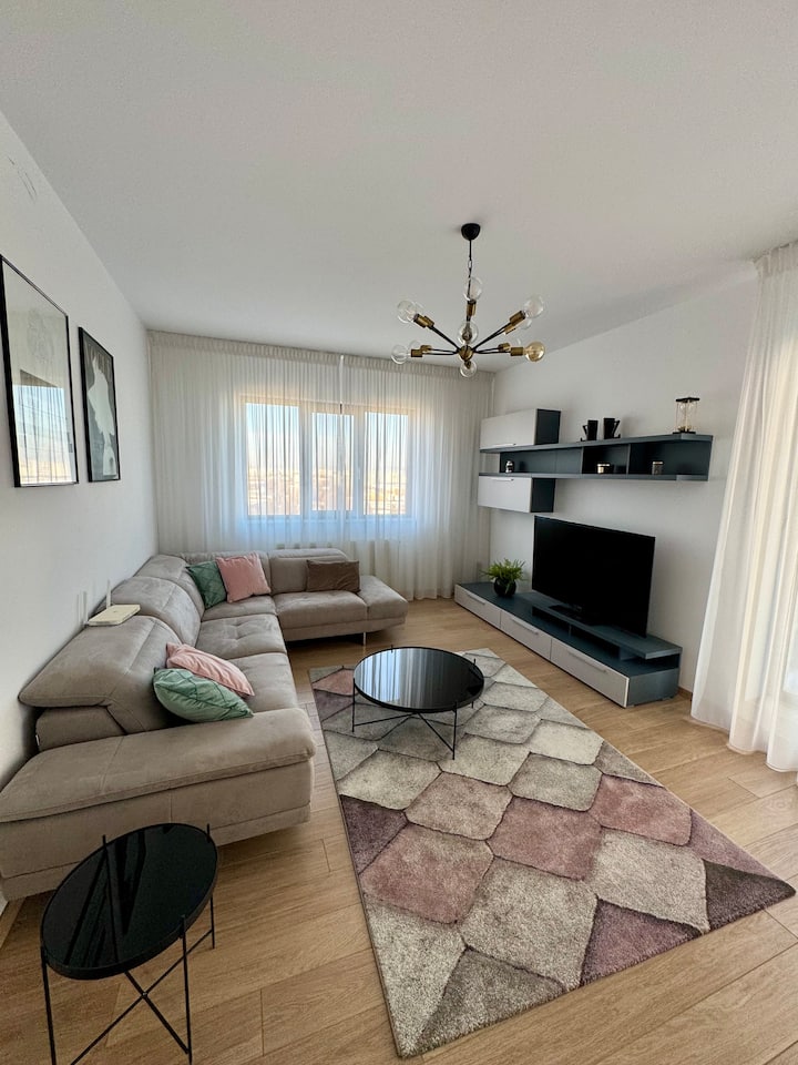 Bright&spacious 2 Bedroom Apart - Bragadiru