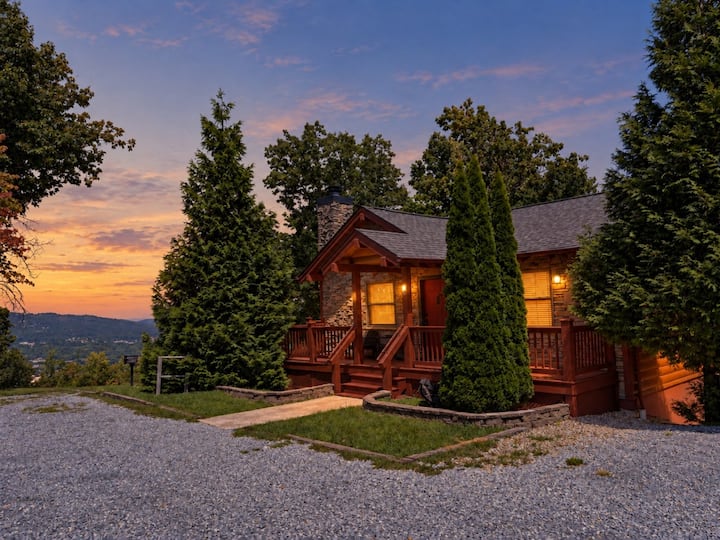 Mtn Views! Pet Friendly*5 Mins To National Park - Wears Valley, TN