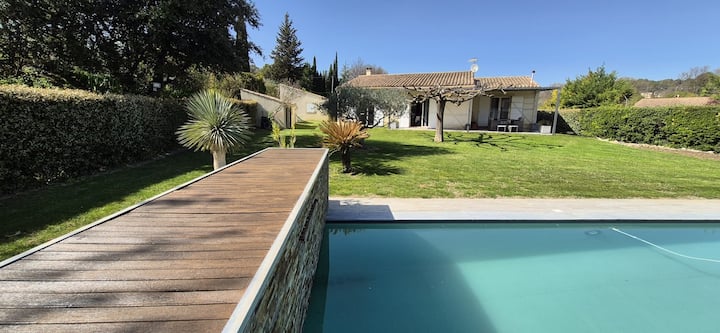 Villa De Charme
 Avec Piscine - Lourmarin