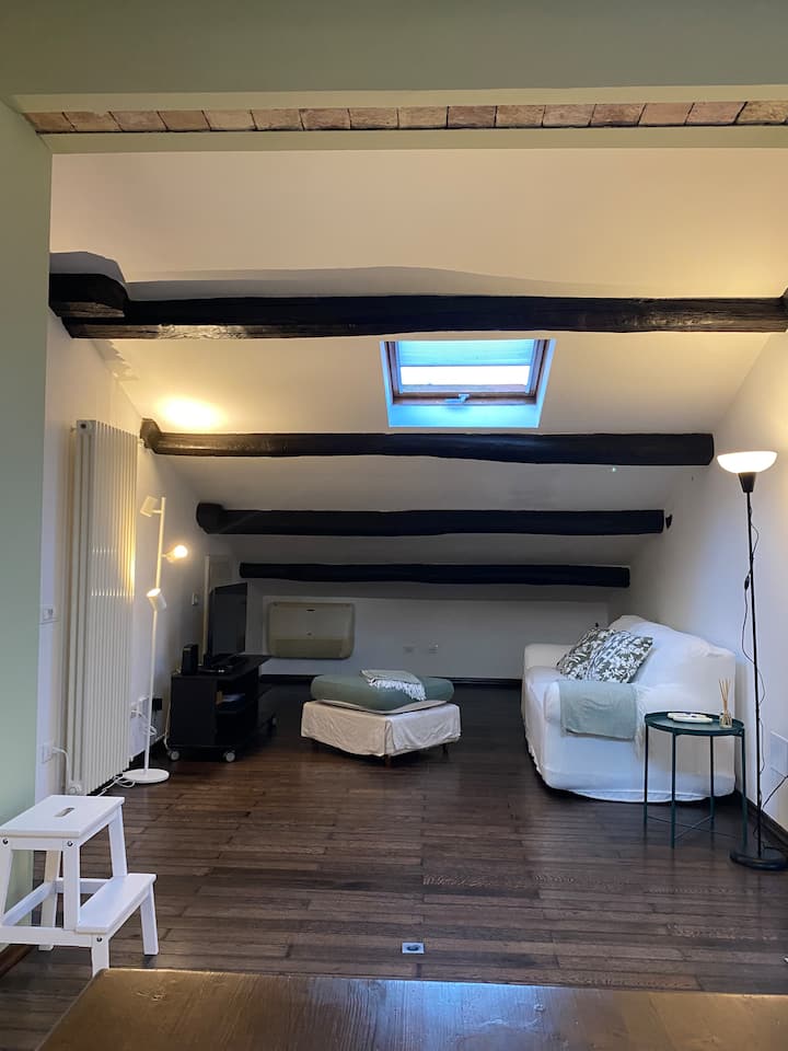 Urban Attic Near Termini Station - Rom