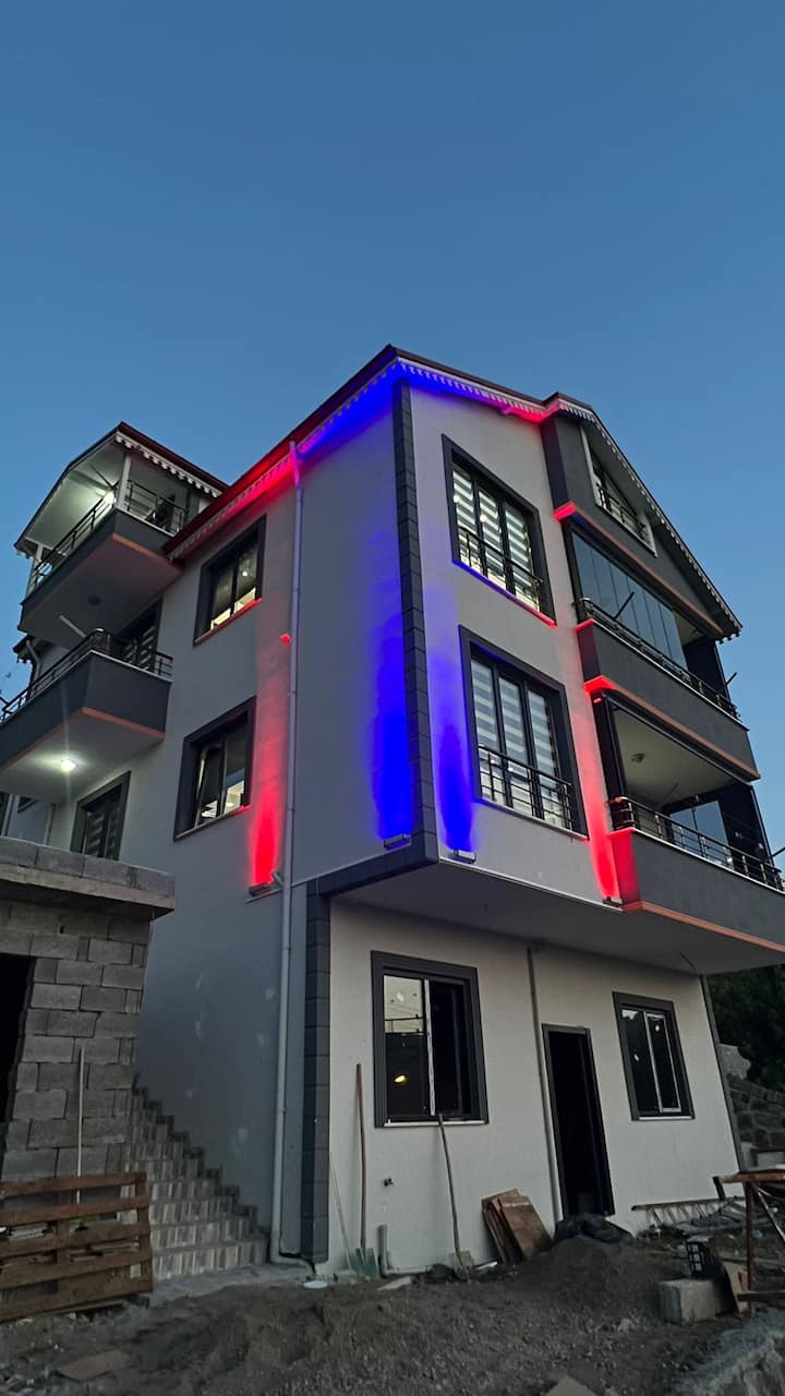 Deniz Ve Doğanın Adresi - Yomra