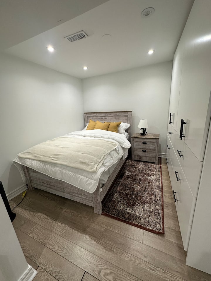 1 Br Modern Basement Apartment With Parking! - Brampton