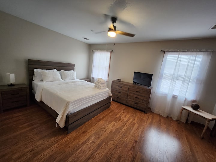 Master Suite #6 Newark Nj Ironbd - Elizabeth, NJ