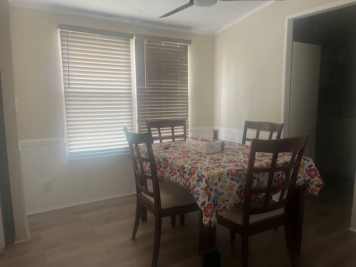 Country Retreat - King Bed - Bryan, TX