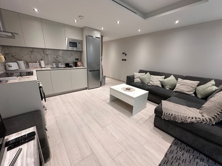 New Deluxe Studio, Marina Club - Gibraltar