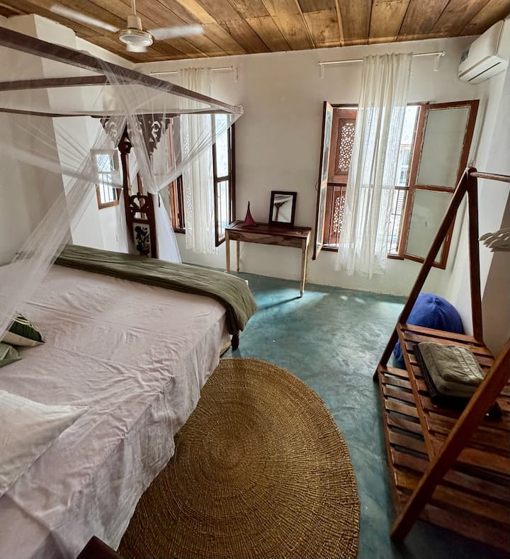 Room 3, 2nd Floor, Shared Bath In Hallway - Zanzibar