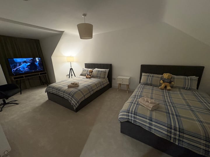 Elegant Bedroom In Calverstown - Kildare