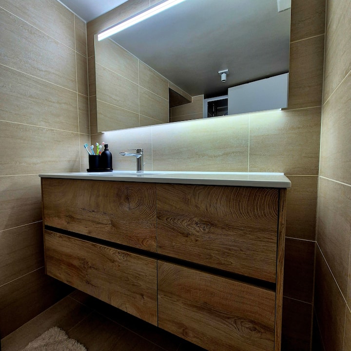 Chironico - The Right Corner - Campello