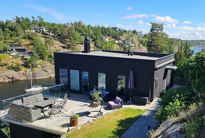 Oceanfront Retreat Near Stockholm - Beach & Sauna - Sweden