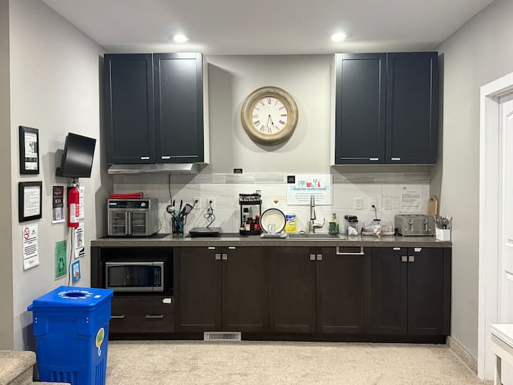 King3 Breakfast Hottub Sauna Pool Adults Only - Manitoba