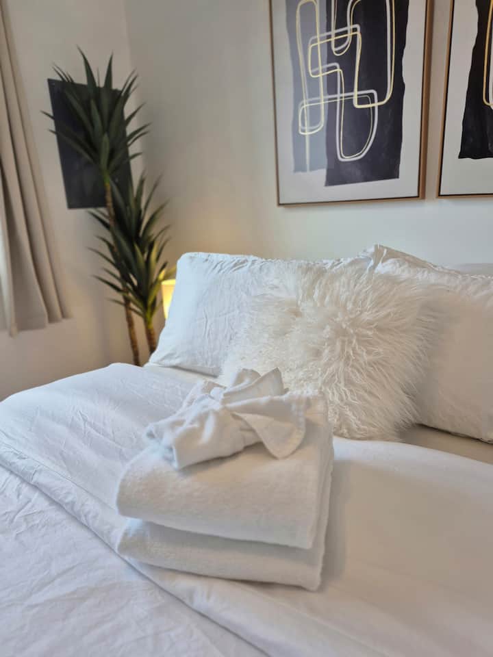 Suite Familiale La Cabana | Matelas Luxe & Parking - Brossard