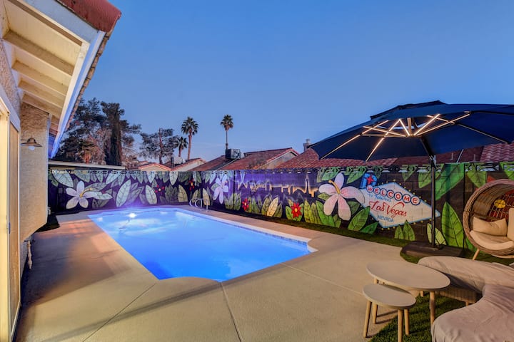 Pool House | 3 Bed | 12 Mins To Strip And Airport - Las Vegas, NV