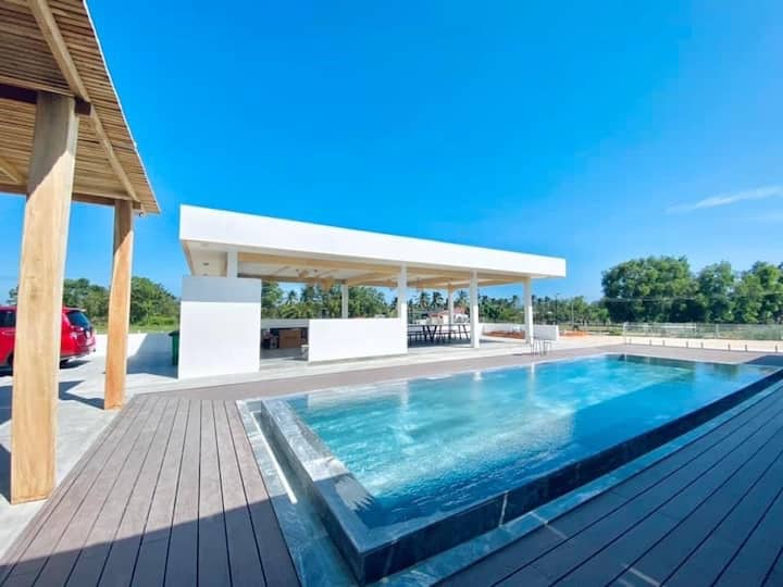 Villa Hồ Bơi Lagi 4 Phòng Ngủ - La Gi