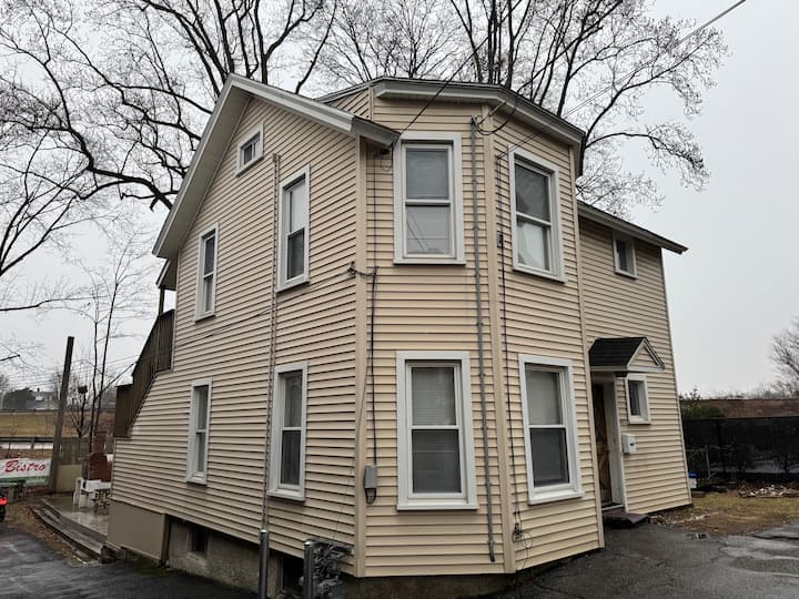 Church Guesthouse Near University - Fairfield, CT