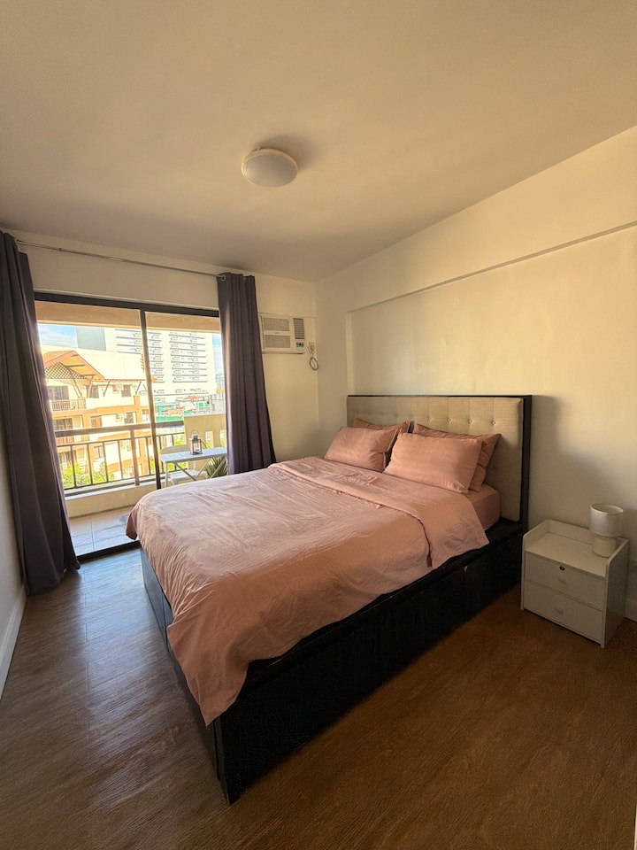 A Retreat In The City! - Las Piñas