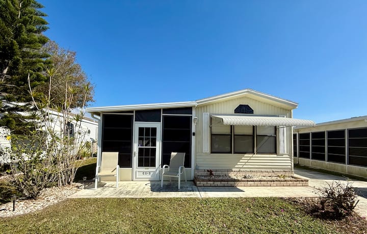 Country Cottage - North Fort Myers, FL