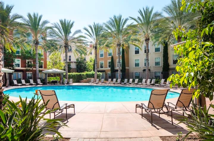 Two Bedrooms Condo In Irvine - Costa Mesa, CA