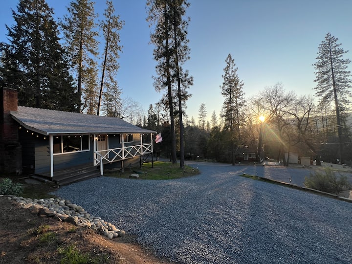 Yosemite Sky Getaway | 2 Kings + Ev Charging - Oakhurst, CA