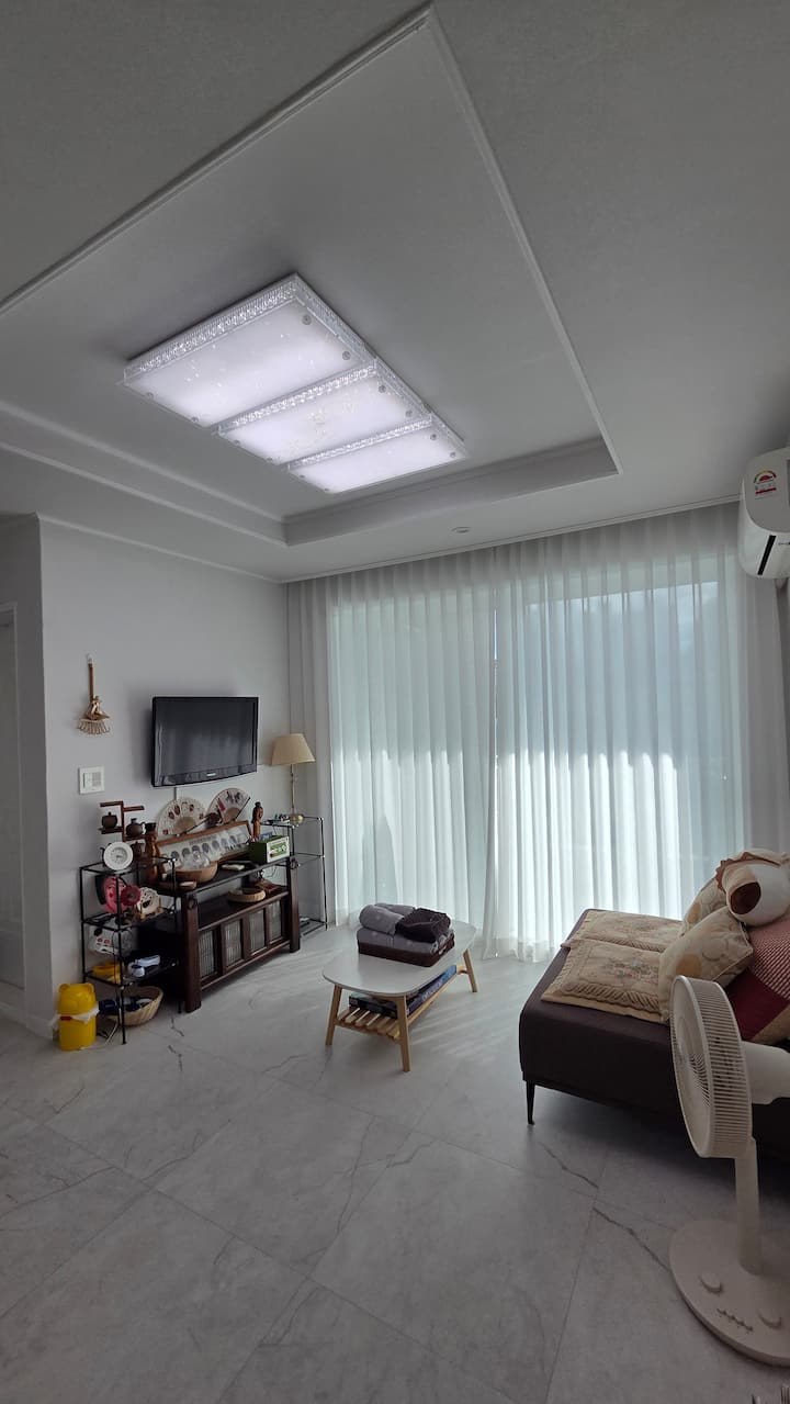 예쁜정원있는 2층독채.바베큐세트완비.침실3, 침대4,욕실1 - 남부동