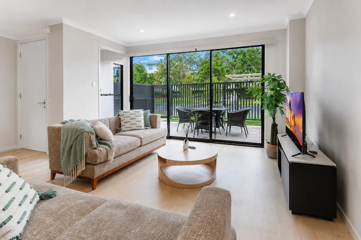 Modern 3.5 Br Family Home | Close To Theme Parks - Gold Coast