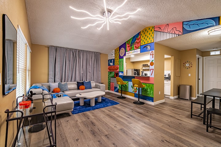 Downtown Orlando Sports House & Free Parking - Orlando, FL