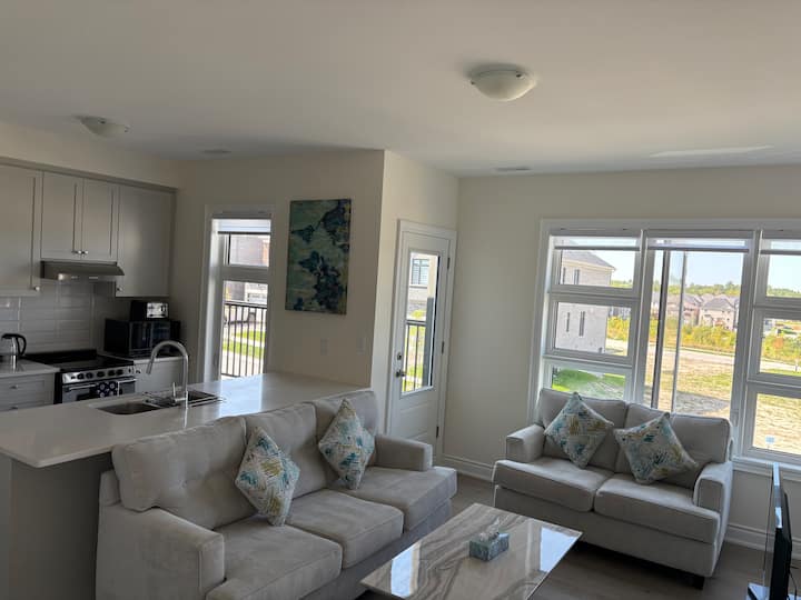 New Above Ground Full Privacy Suite In Bond Head - Bradford, ON, Canada