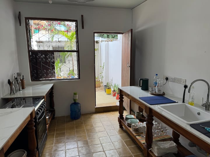 Restored Zanzibari Home, 4 Rms, King Beds, 3 Bths - Zanzibar