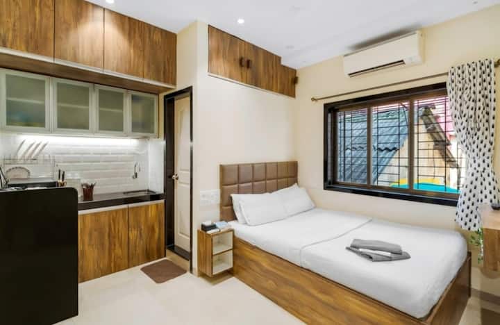 Aria~studio Apt At Chimbai, Bandra W - Mumbai