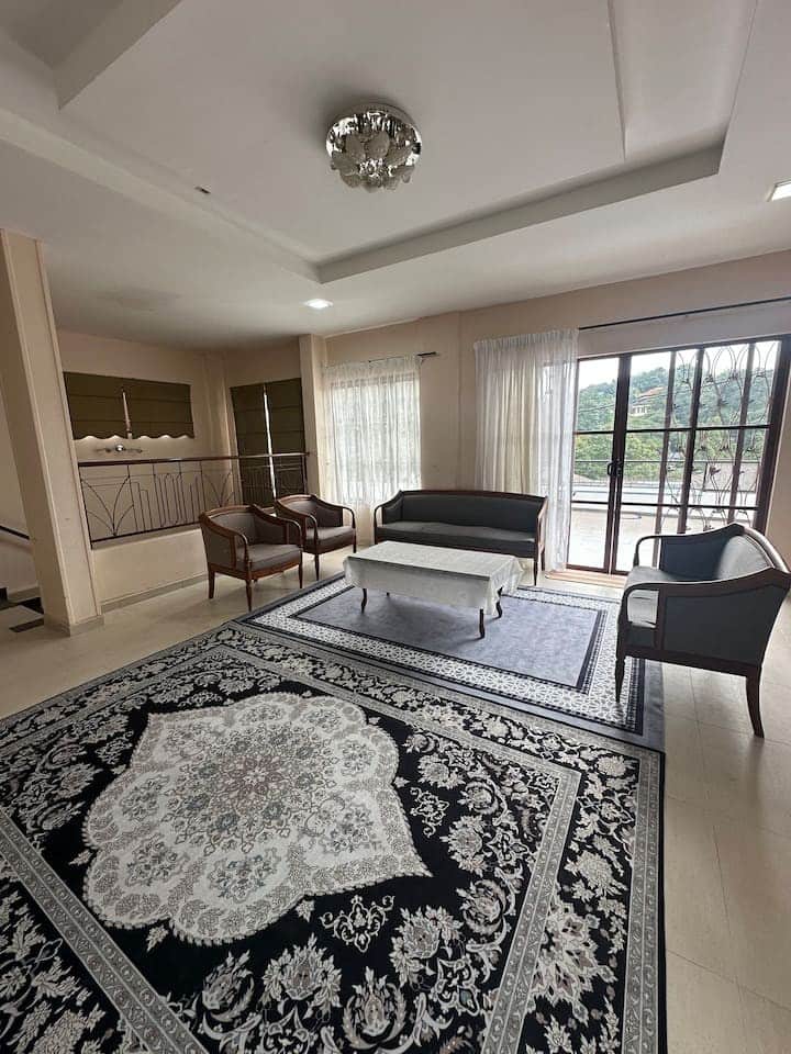 Bv Villa Ttdi • Big Group 40 Pax • 6br • Bbq Halal - Kuala Lumpur