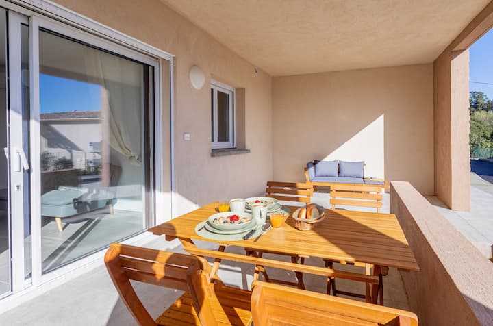 A Chiusa: Charme En Bord De Mer - Solenzara