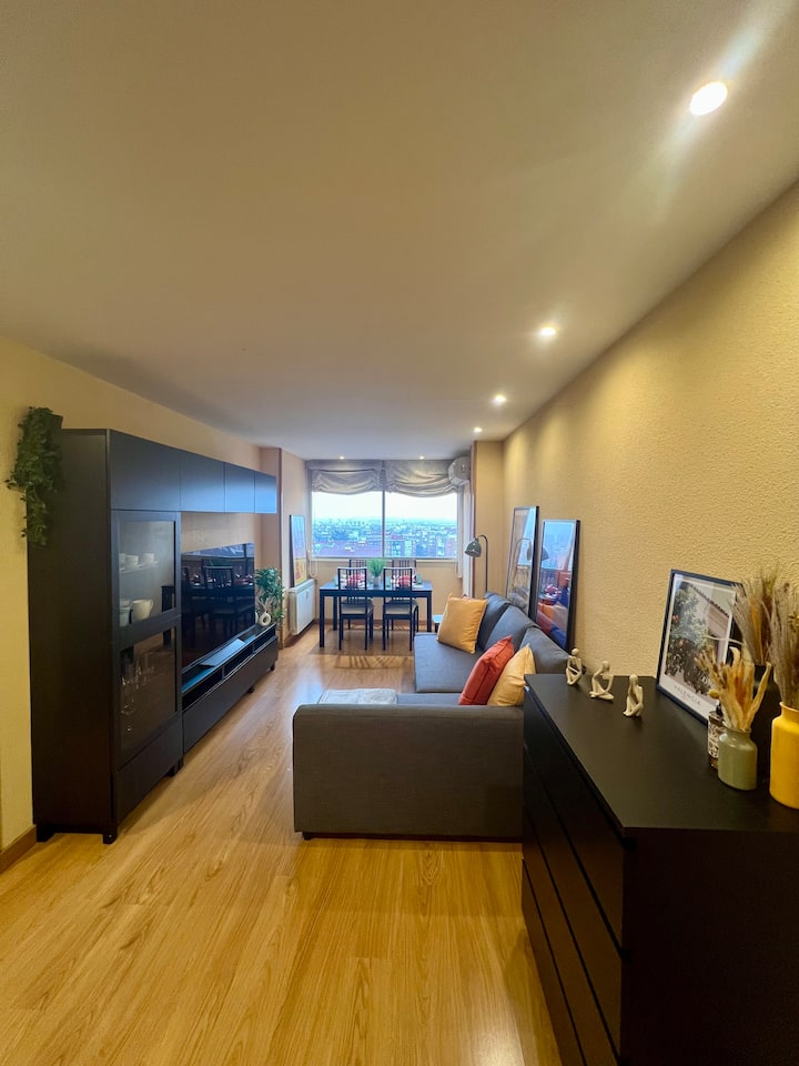 Quiet Top-floor Apt + Pool/parks - Madrid