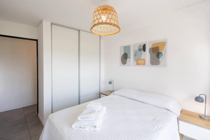 Depto. Para 3 Con Balcón Y Pileta · Bien Ubicado - Salta