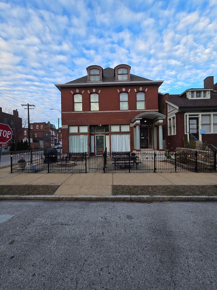 4 Bed Historic Tower Grove Home - St. Louis, MO