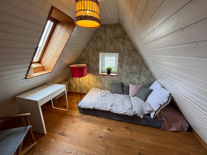 Gemütliches Gästezimmer Im Dg - Bietigheim-Bissingen, Deutschland