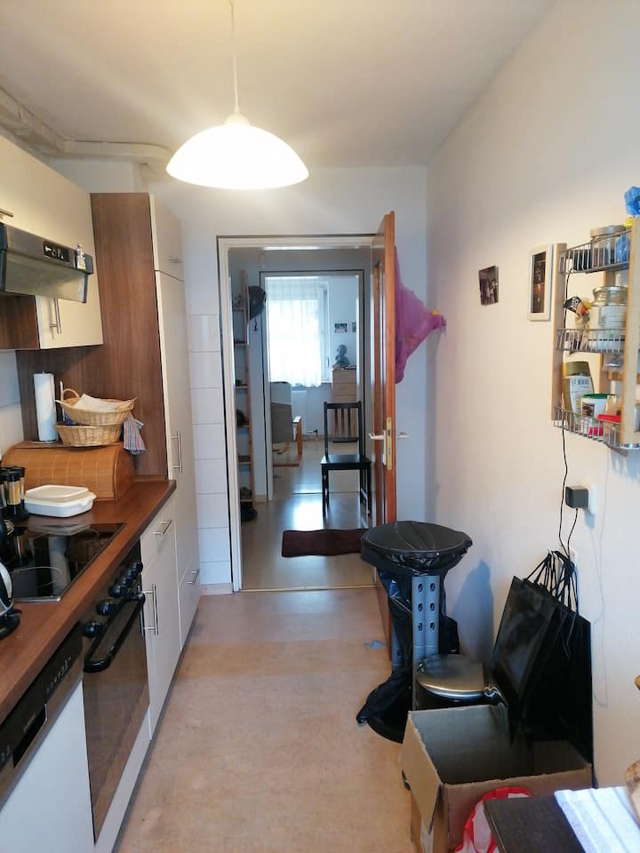 Cosy Room Next To Messe For Exhibitions Available - Nuremberg