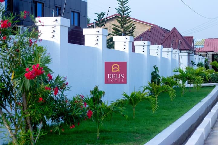 Delis Hotel Rooms - 가나