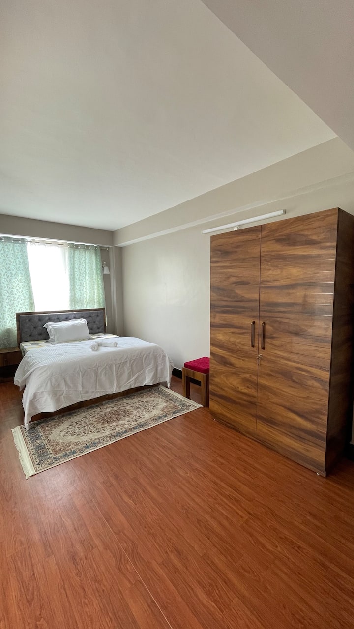 Double Bed With Single Bed Mountain View - Assam