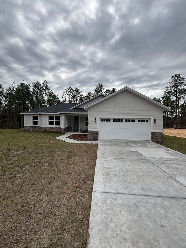 1 Acre Rolling Hills Home - Rainbow Springs State Park, Dunnellon