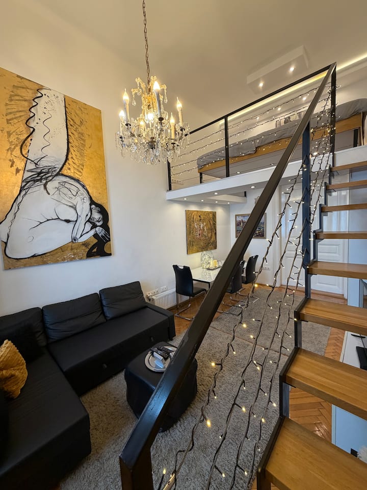 View Of The Basilica,art.chain Bridge&buda Castle. - Budapest