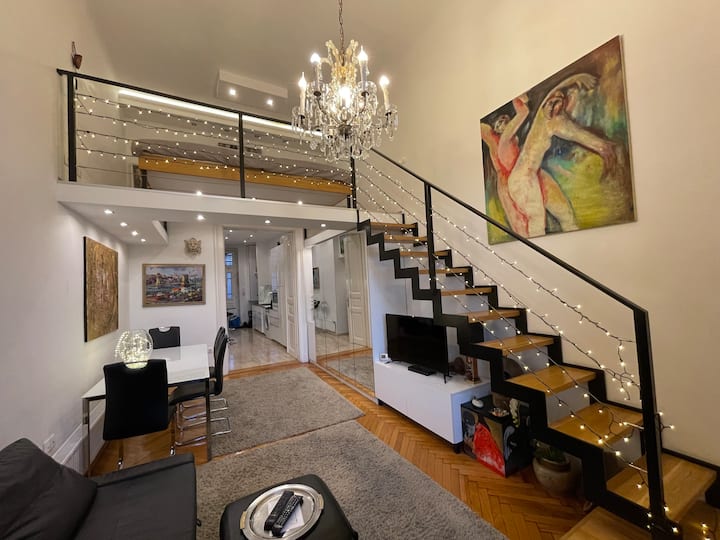 View Of The Basilica,.art.chain Bridge&buda Castle - Budapest