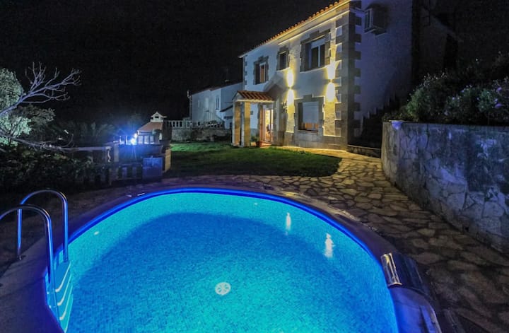 Bonita Casa En Urb. Canyelles - Tosa de Mar