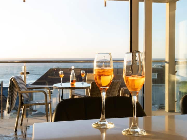 Stunning Sea-view Apartment Close To Fistral Beach - Fistral Beach