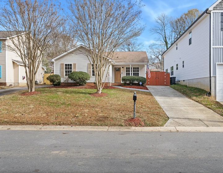 3b2b Cozy City Cottage Bank Of America|airport - Charlotte