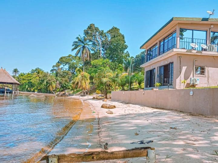 Belle Villa Pour Vos Vacances. - Abidjan