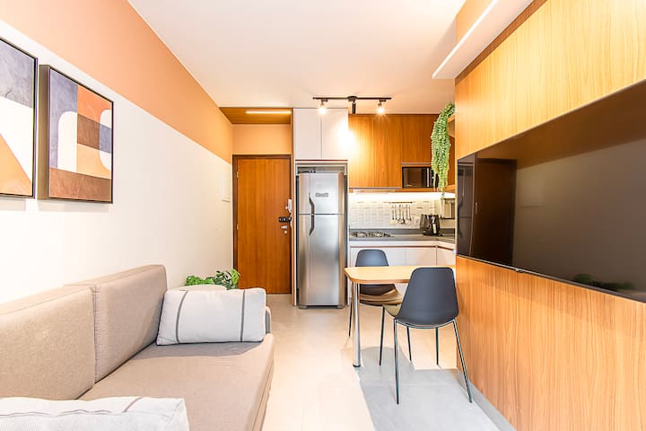 Completo C/ Ar, Garagem E Wi-fi • Asa Norte - Brasília